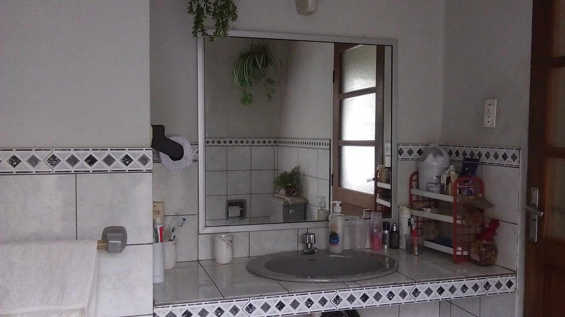 Av. José María Pérez de Urdininea Nro.527. Barrio Petrolero. Villa ... Av. José María Pérez de Urdininea Nro.527. Barrio Petrolero. Villa ...
