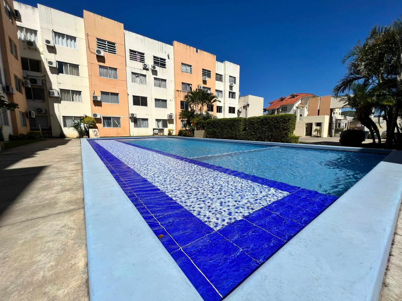 CONDOMINIO NAVARRA Av. Radial 21 (Prolongacion av. Centenario) entre 3er y 4to anillo ...