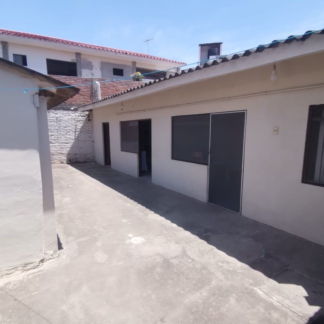 Zona norte entre 4to y 5to anillo entre radial 27 y Av Banzer ( a 2 cuadras de la Av Banzer ...